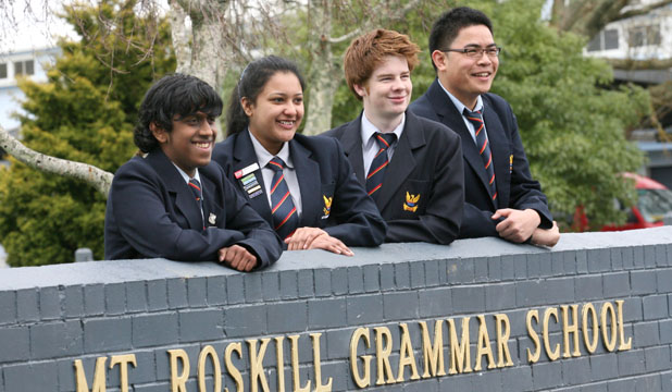 Mt Roskill Grammar Logo Football Boys, 1X1 V Mount Roskill Grammar